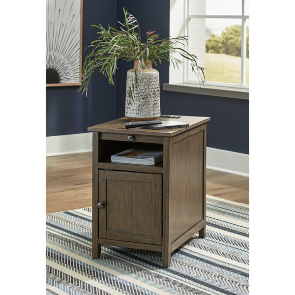 Signature Design By Ashley Treytown 24 Tall End Table Reviews Signature Design By Ashley Treytown 24 Tall End Table Reviews